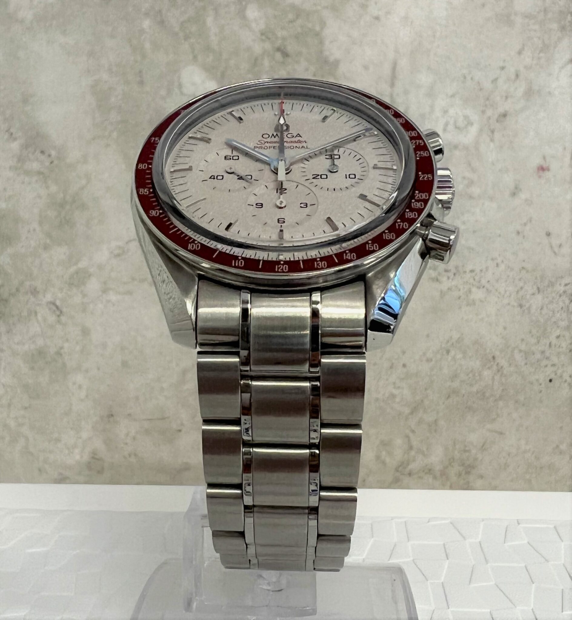 Omega Speedmaster Tokyo 2020 - Ref: 52230423006001 - Rising Sun - Full ...